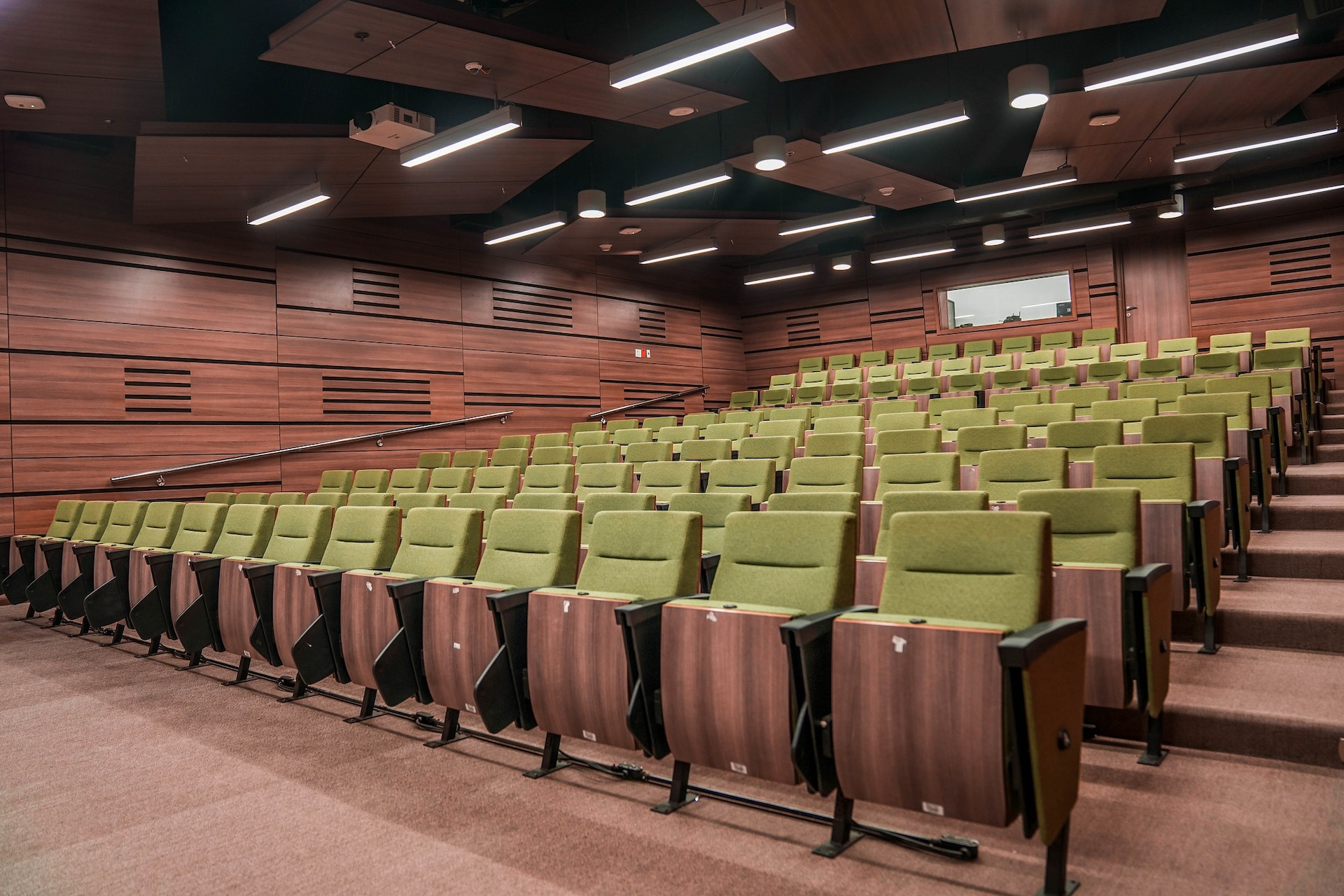 Auditorium Seating Dimensions: Balancing Space and Experience | AVIXA Xchange